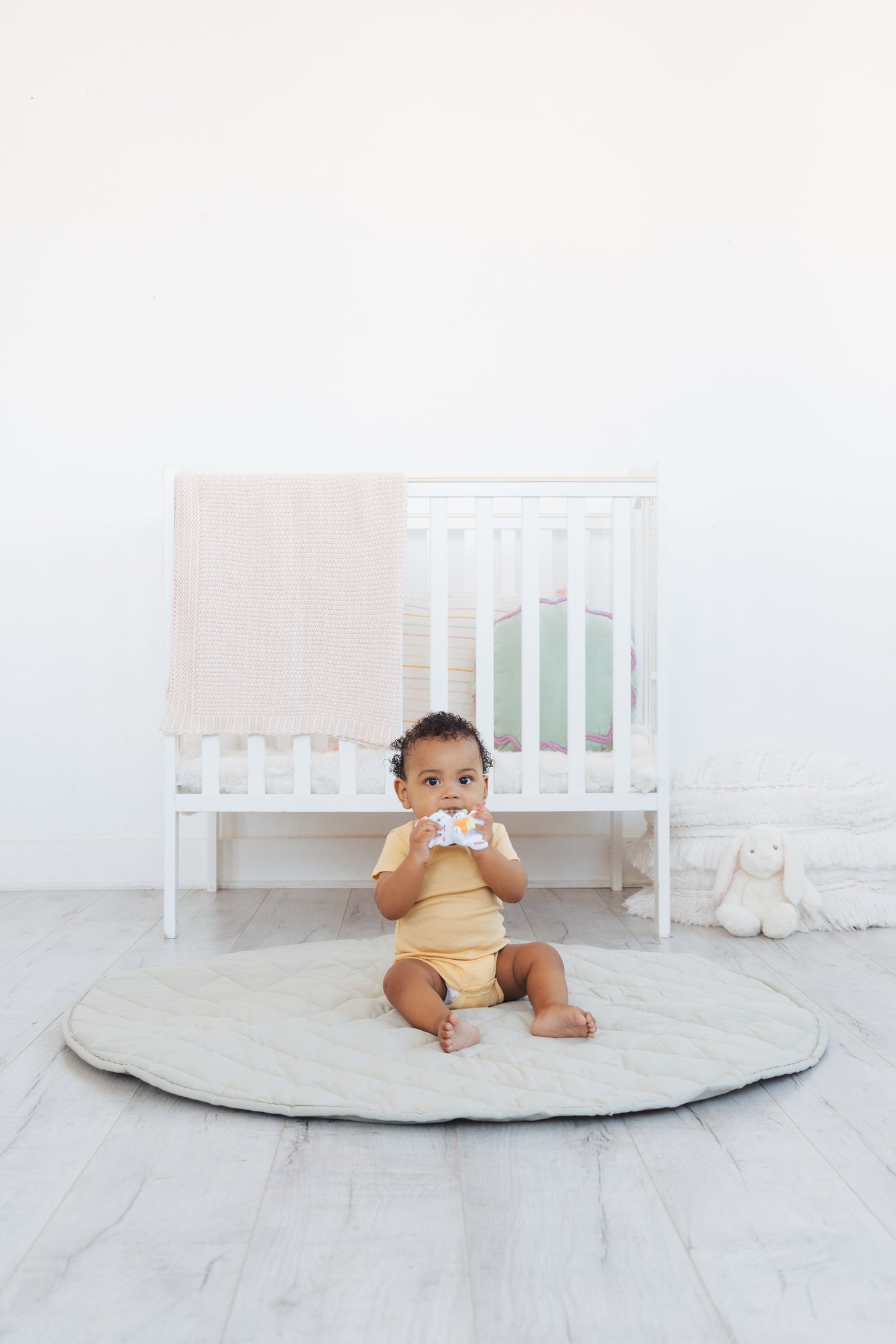 bunny crinkle teether – Pearhead